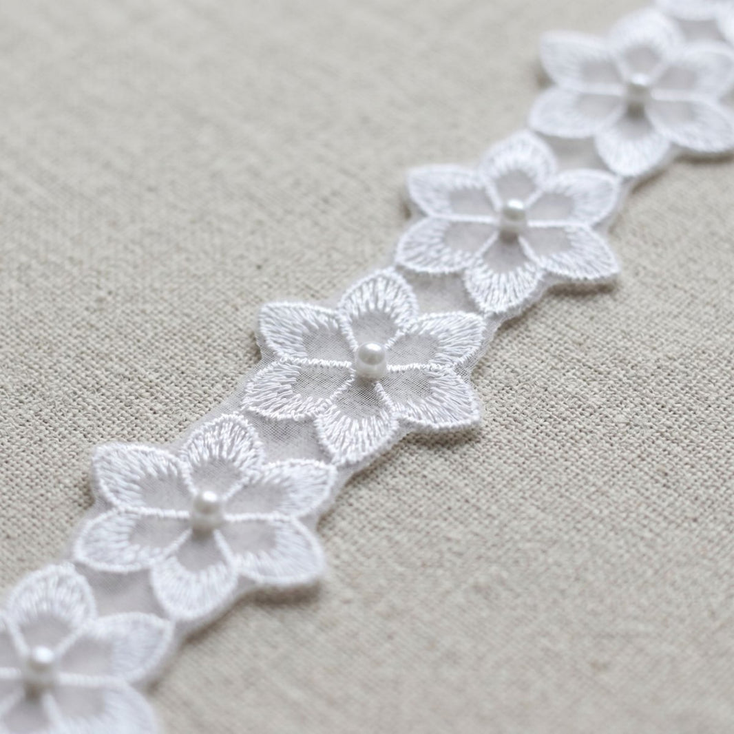 Tira Organza Flores con Perla Blanca | Tiendas Lupe